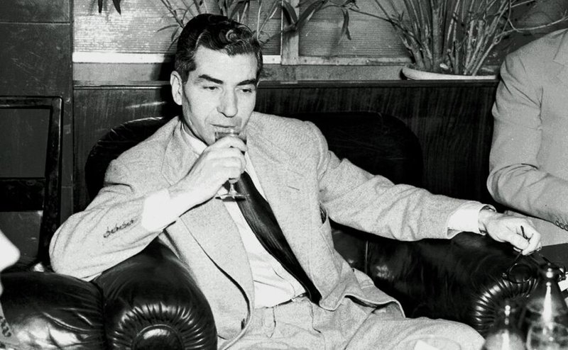 Famous people and celebrities born in 1948 | TakeMeBack.to