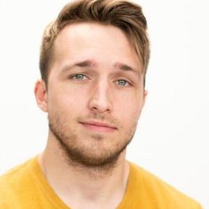 Shayne Topp - Biography, Age, Birthday, Chinese Zodiac & Facts