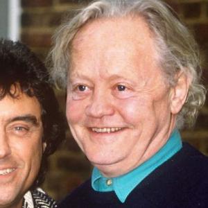 Famous people and celebrities born on April 6 | Takemeback.to