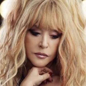 Famous people and celebrities born in 1949 | TakeMeBack.to