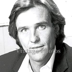 Famous People and Celebrities Who Died in 1990 | TakeMeBack.to