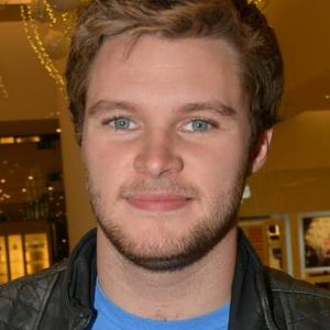 Famous people and celebrities born in 1992 | TakeMeBack.to