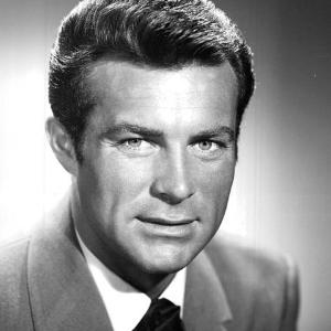 Famous people and celebrities born in 1935 | TakeMeBack.to