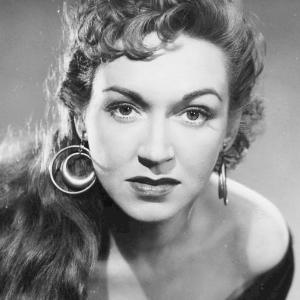 Risë Stevens - Biography, Age, Birthday, Chinese Zodiac & Facts