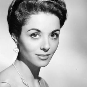 Famous People and Celebrities Who Died in 2011 | TakeMeBack.to