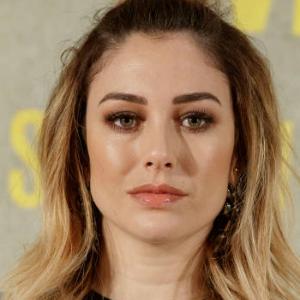 Famous people and celebrities born on October 21 | TakeMeBack.to