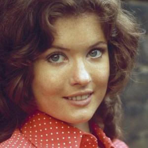 Famous people and celebrities born on January 2 | Takemeback.to